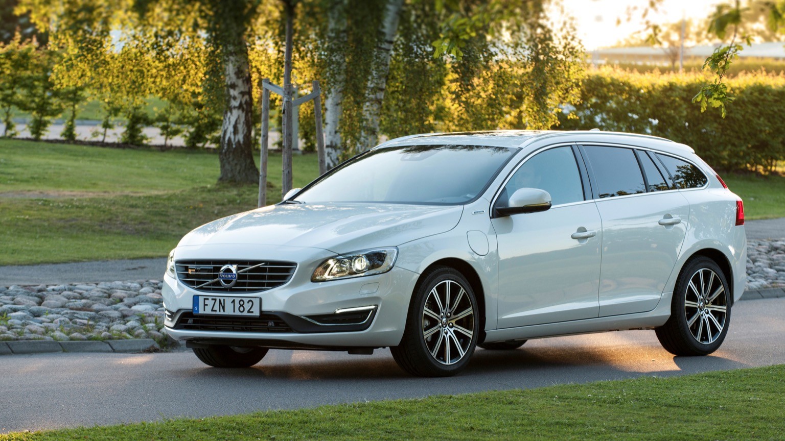 Volvo V60 D6 AWD – Elektrische Auto Informatie