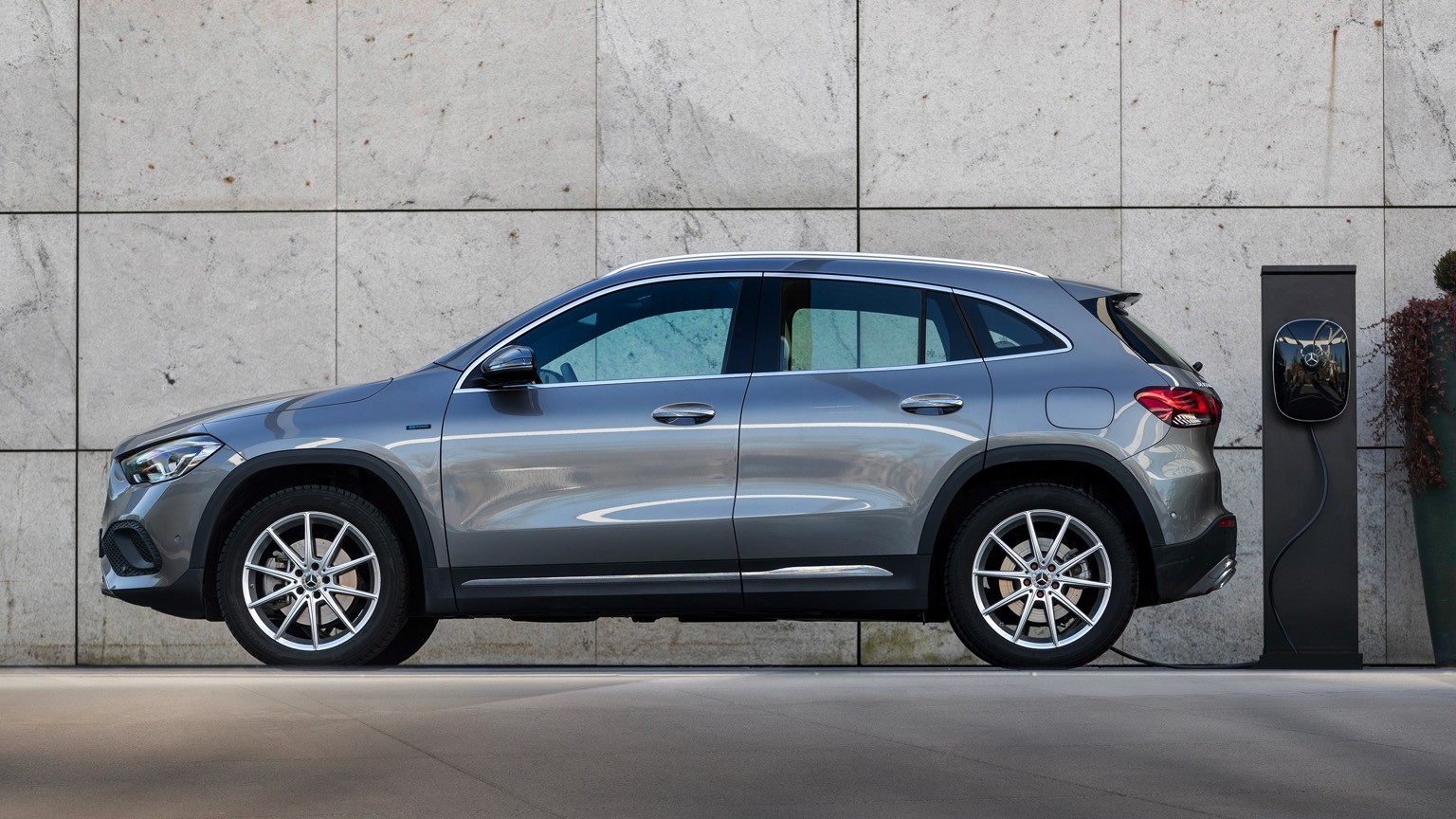 Mercedes GLA 250 e – Elektrische Auto Informatie