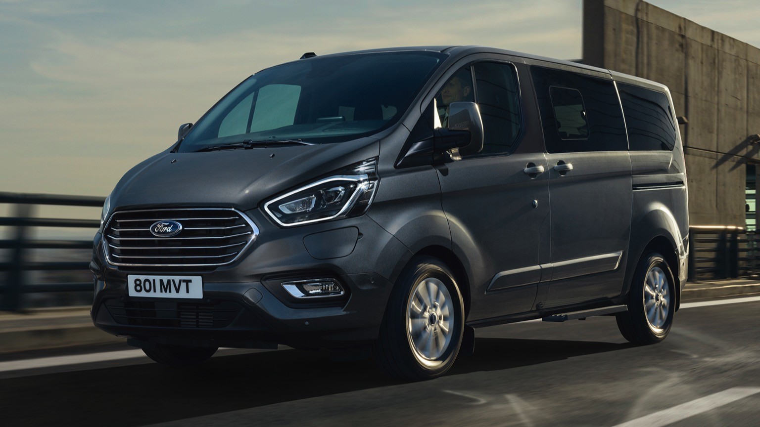 Ford Tourneo Custom EcoBoost PHEV L1H1 – Elektrische Auto Informatie